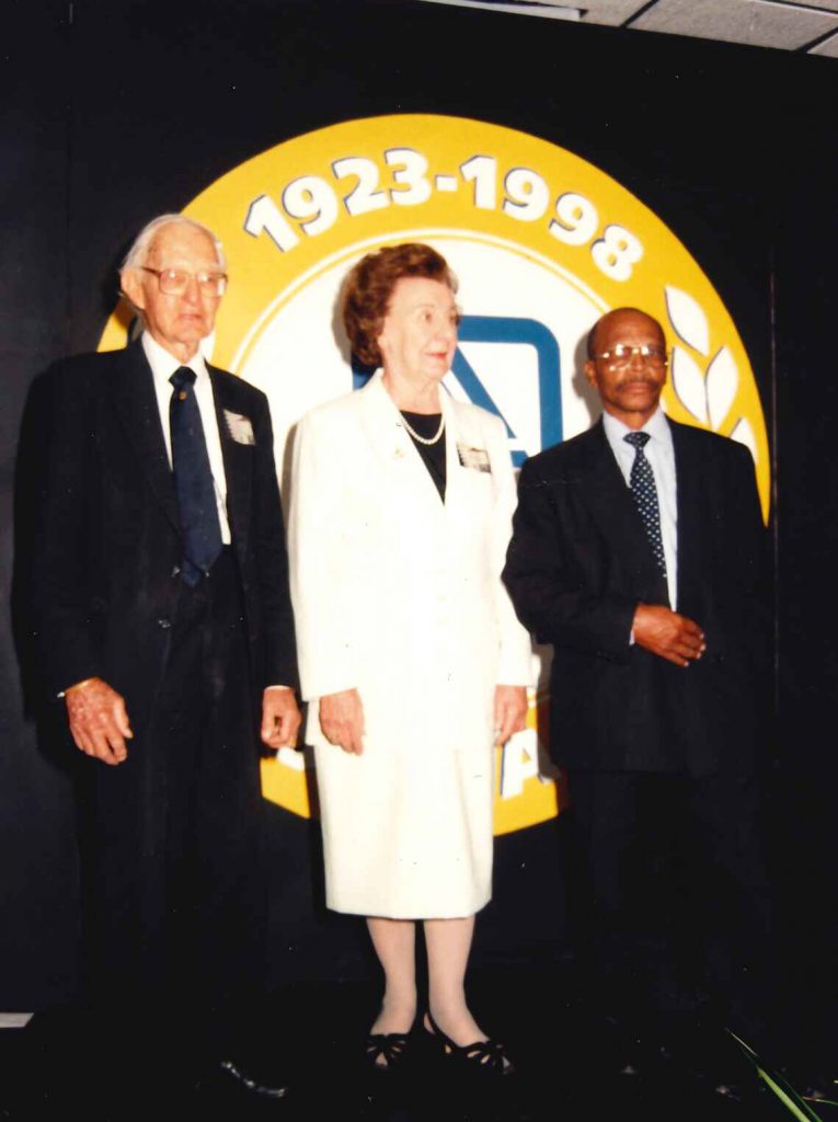 Dr R L Straszacker - Heritage